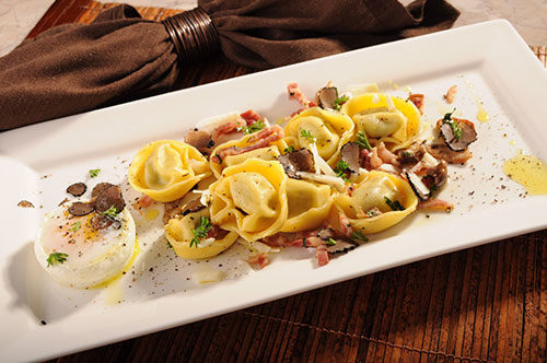 Cheese Tortelloni with Caramelized Onions and Garlic | Louisa Foodservice